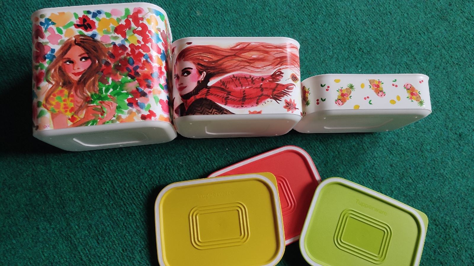 Tupperware cubix set