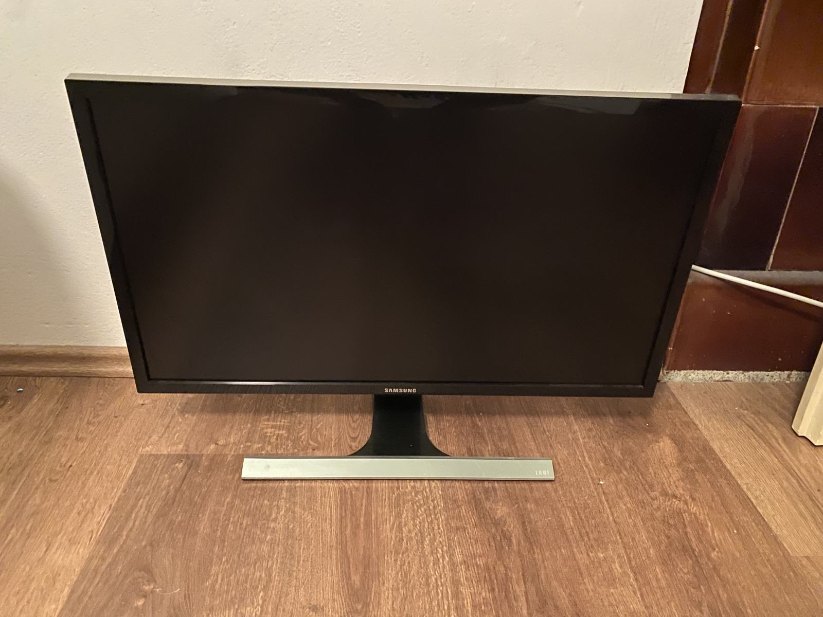 Samsung monitor U28E590D