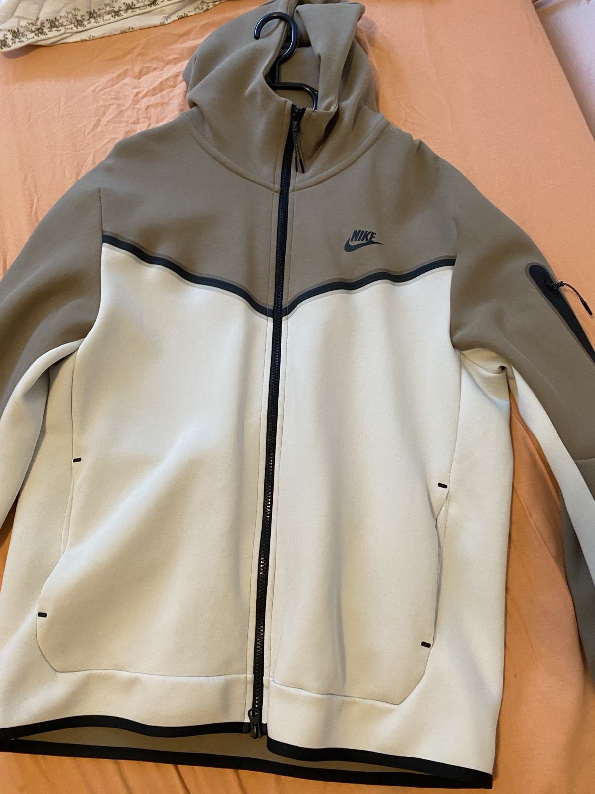 TECH FLEECE (L)