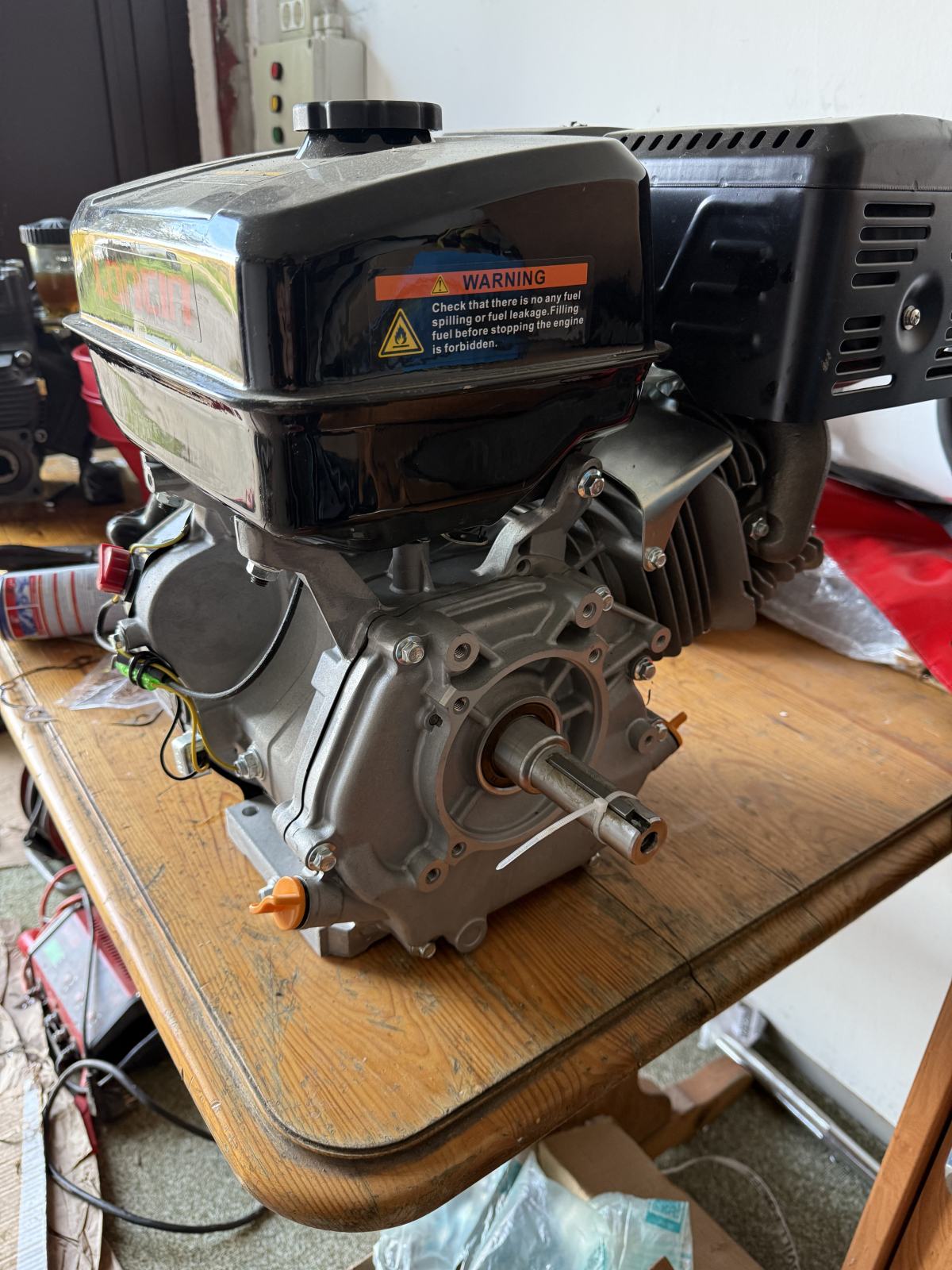 Nadomestni motor - benzin