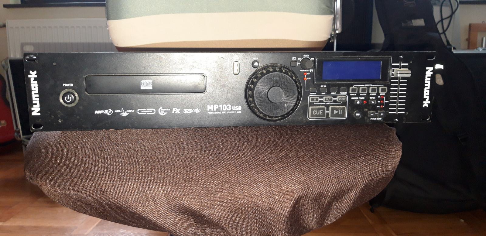 Cd in Mp3 predvajalnik NUMARK MP 103 USB