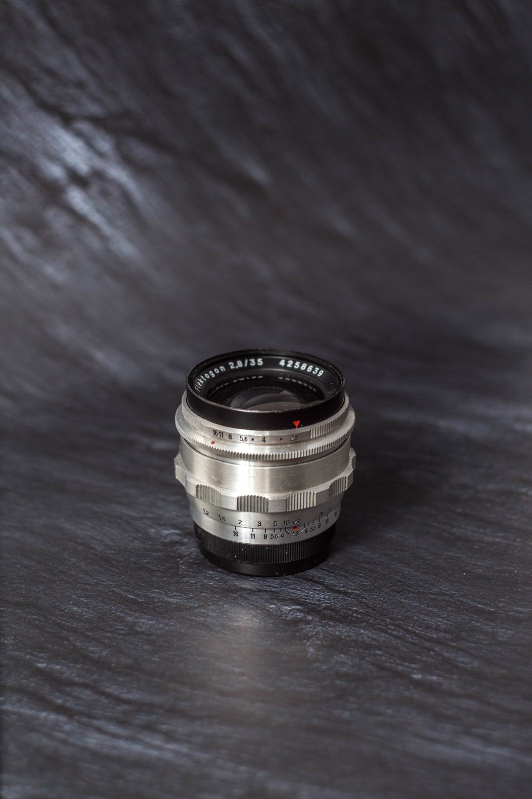 Carl Zeiss Jena Flektogon f2.8/35mm- Navoj M42