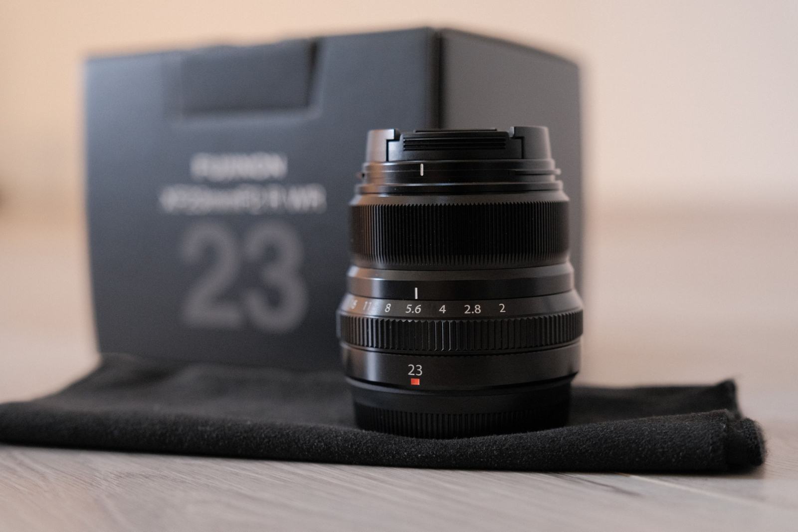 Fujifilm XF 23mm f2 R WR - črni
