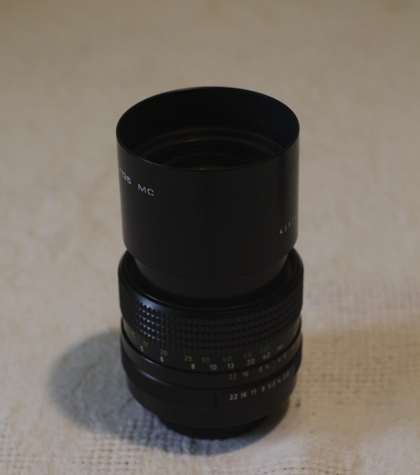 Objektiv Pentacon 2.8/135, M42 navoj