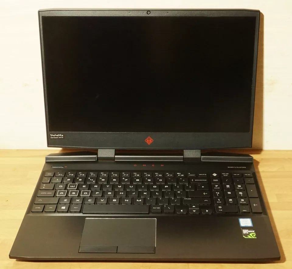HP OMEN 15-DC0XXX 15,6 Laptop (1TB SSD, i7-8750H. GTX 1070, 32GB RAM)