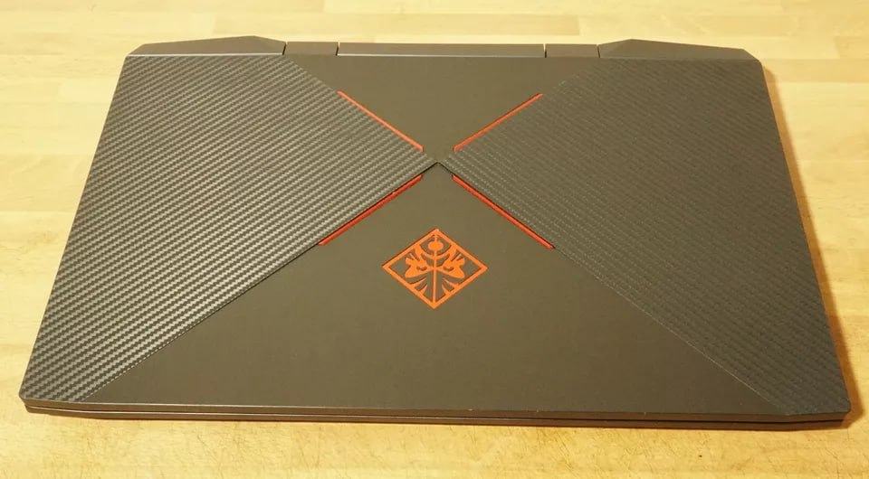 HP OMEN 15-DC0XXX 15,6 Laptop (1TB SSD, i7-8750H. GTX 1070, 32GB RAM)