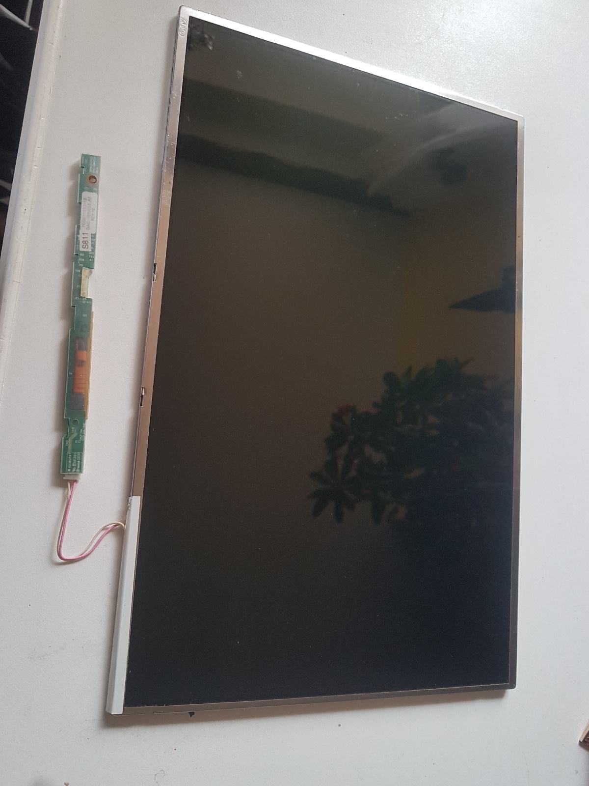 Lcd B154EW08 za olidata theom