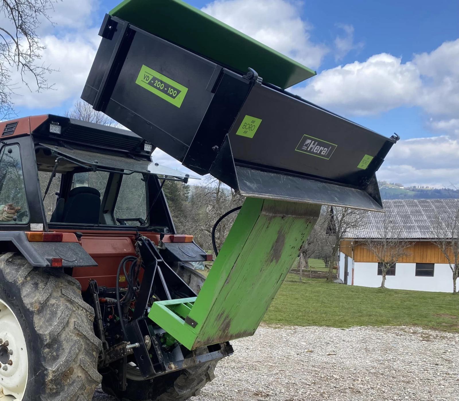 HERAL 200-100 Traktorsko plato