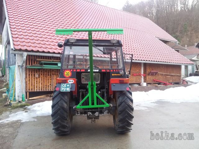 Nakladač-dvižni drog