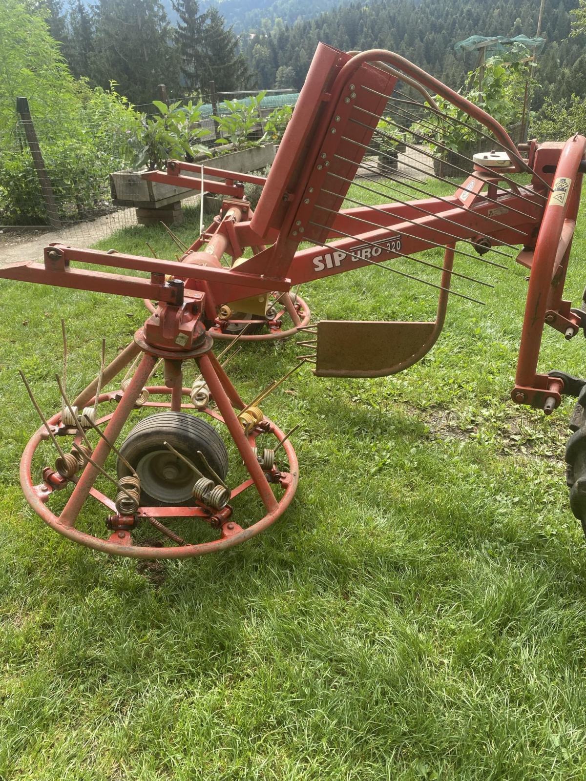 SIP URO 320 obračalnik/zgrabljalnik