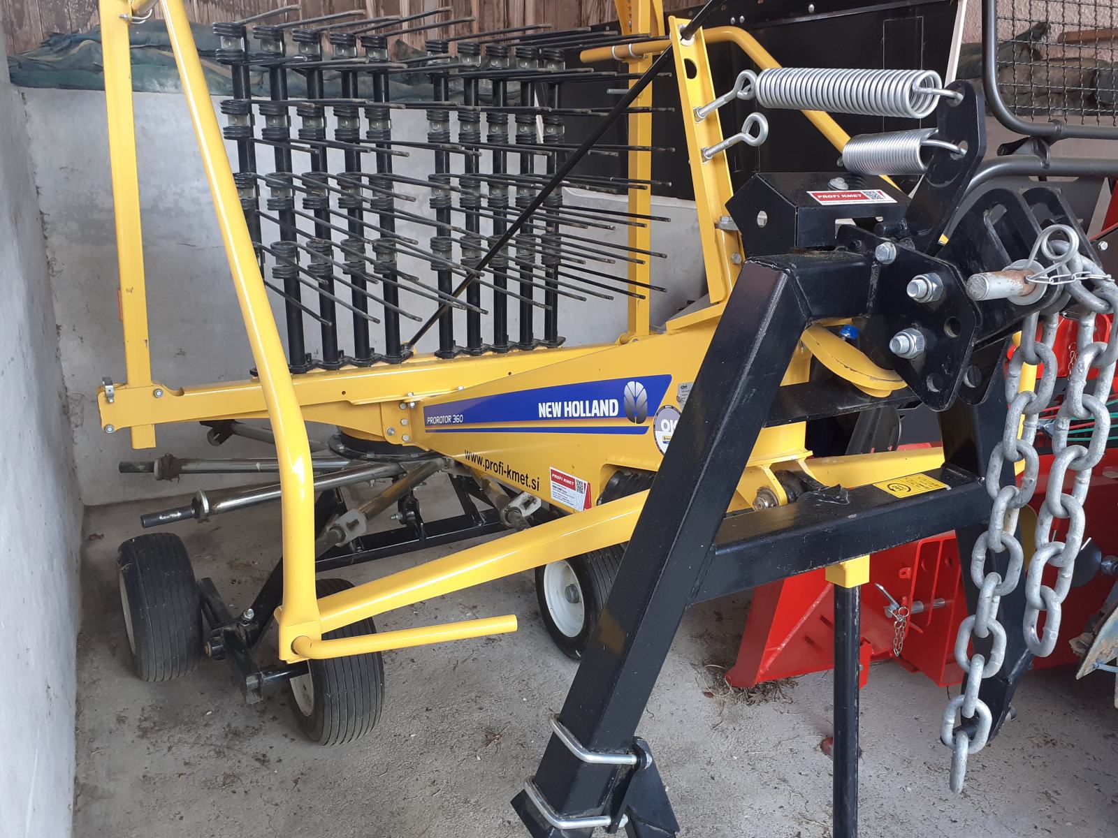 Zgrabljalnik prorotor 360 New Holland