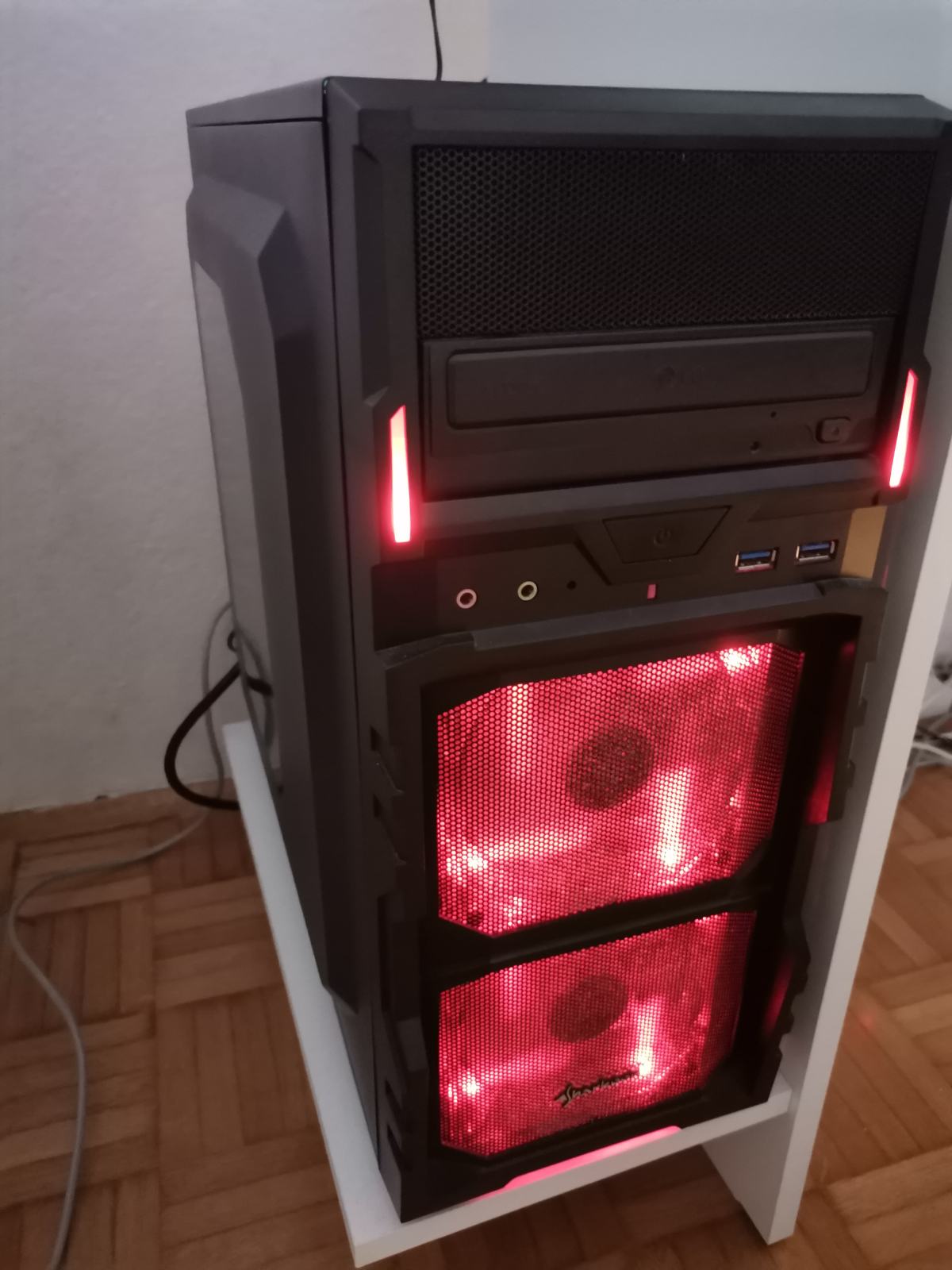 Gaming Računalnik AMD FX 8350, 1050-Ti 4gb, 24GB RAM