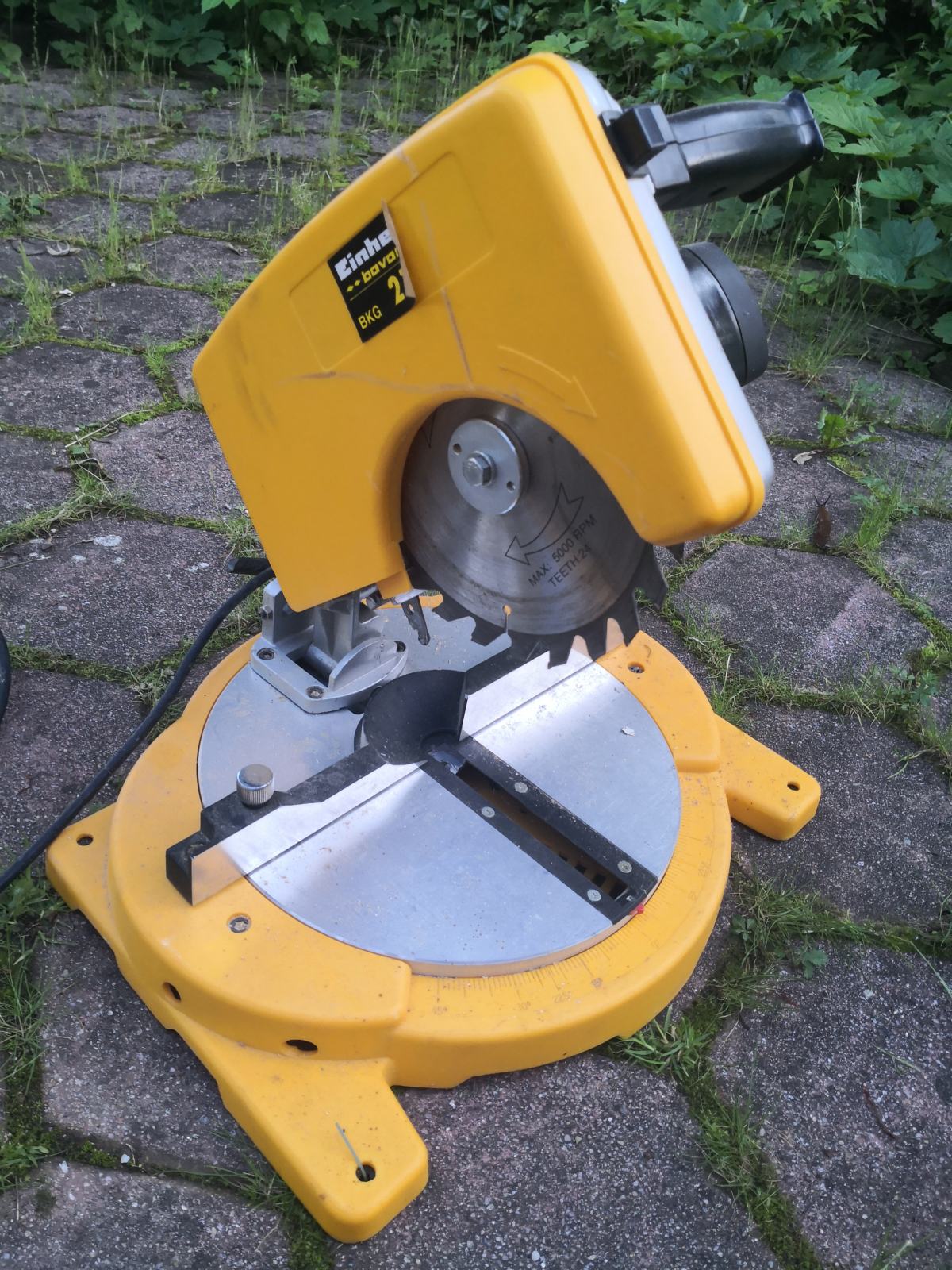 Krožna žaga EINHELL BAVARIA BKG 210, ŽAGA,