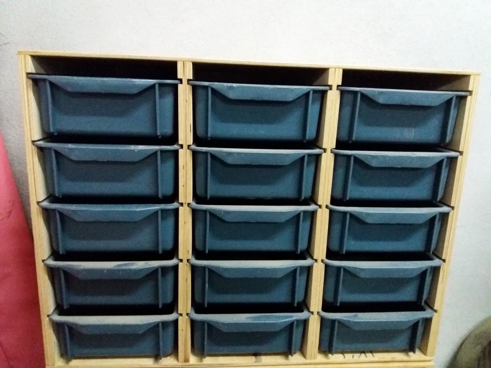 predalnik za orodje,vijake itd.