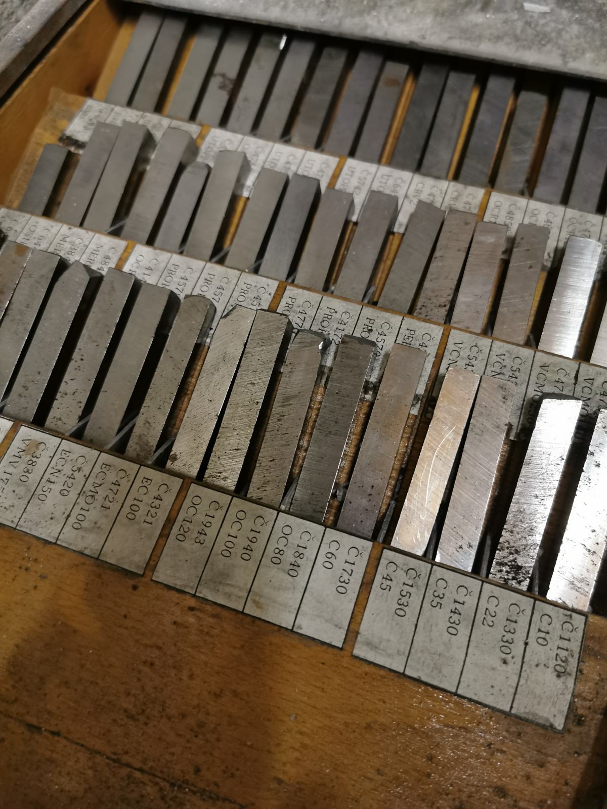 Ravne steel