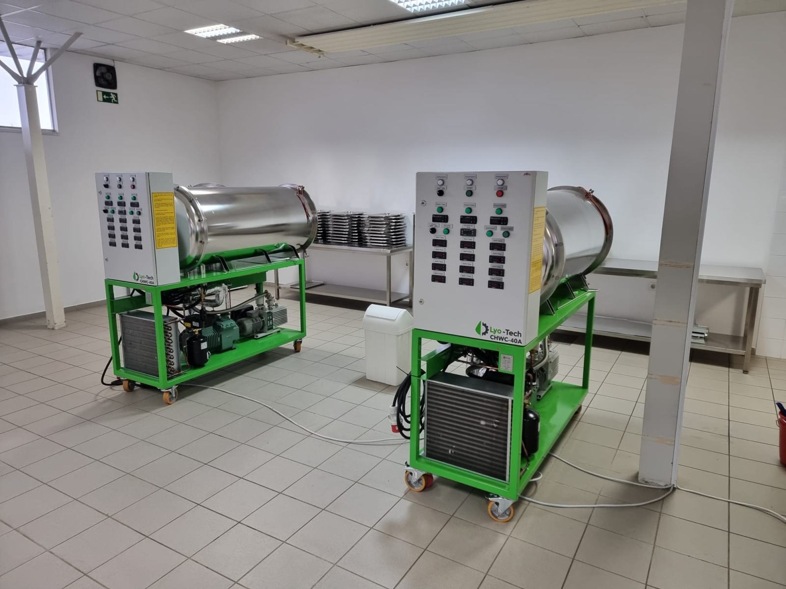 STROJ ZA LIOFILIZACIJO (do 40 kg) - model CHWC - 40A