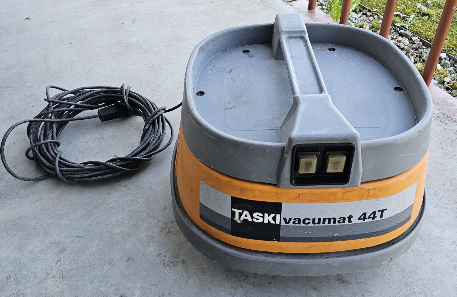 Taski Vacumat 44T Samo Zgorni Del, Brez Spodnje Zbiralne Posode Motorj
