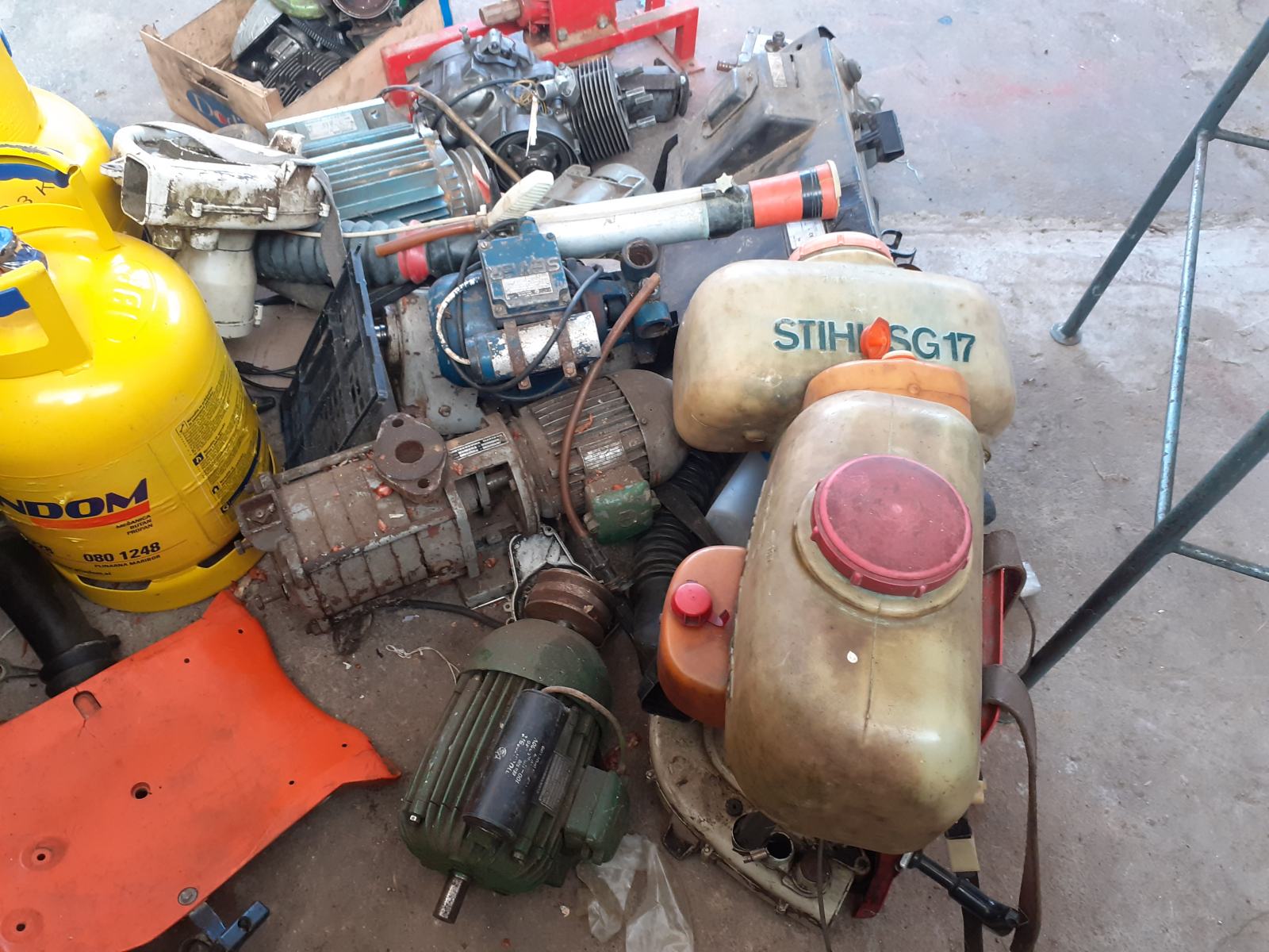 VEĆ VRST STROJEV ZA DELE