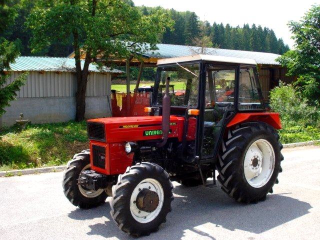 Kupim traktor Univerzal