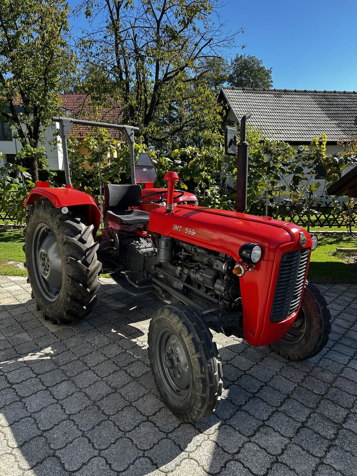 Traktor IMT 533