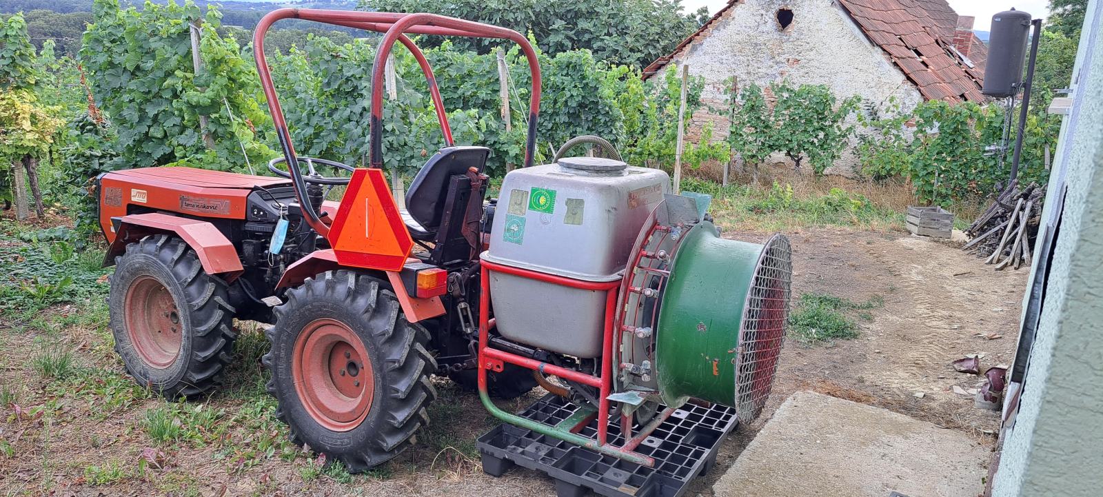Traktor Tomo Vinkovič TV-826