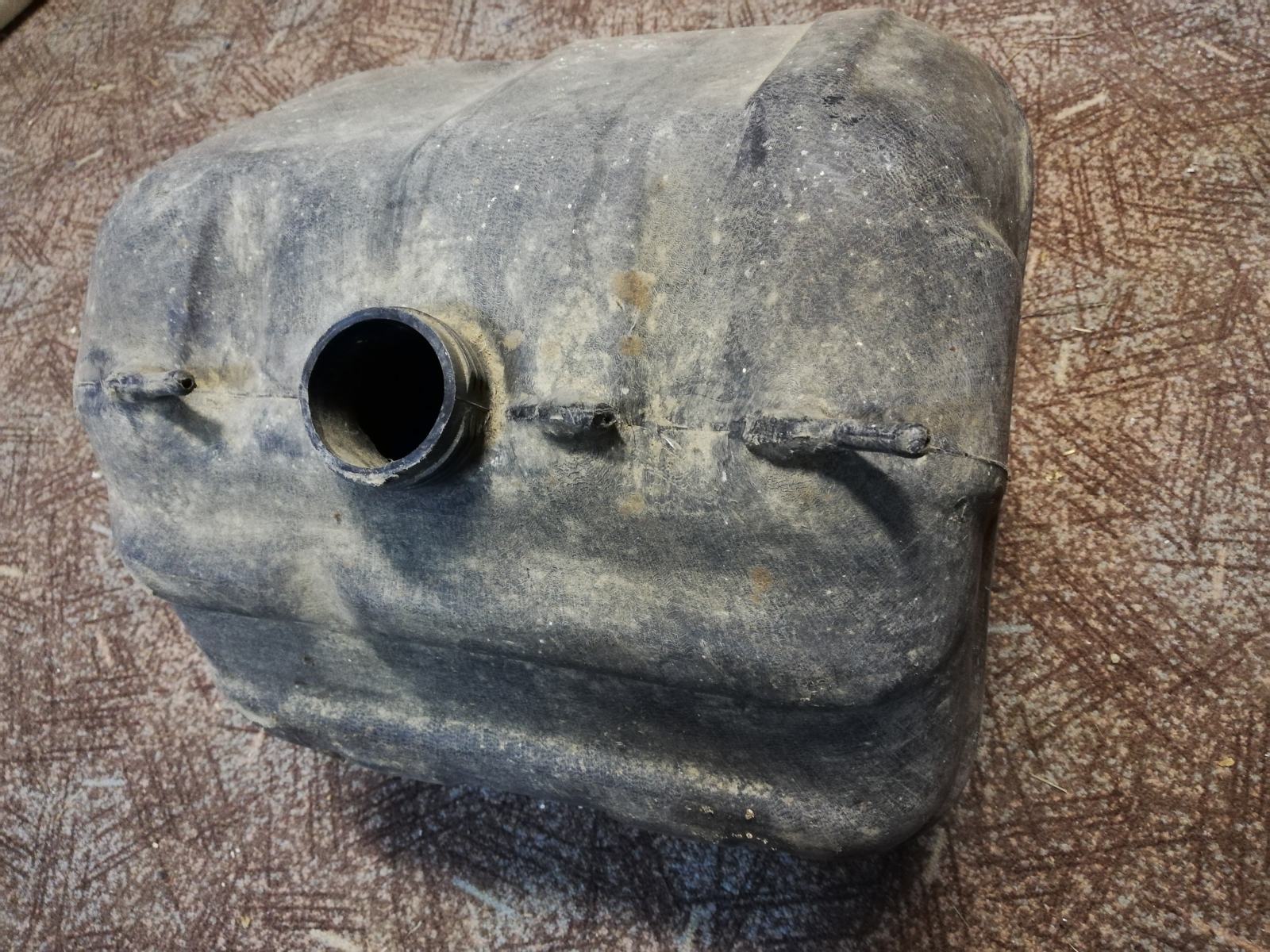 rezervoar za gorivo - traktor ŠTORE