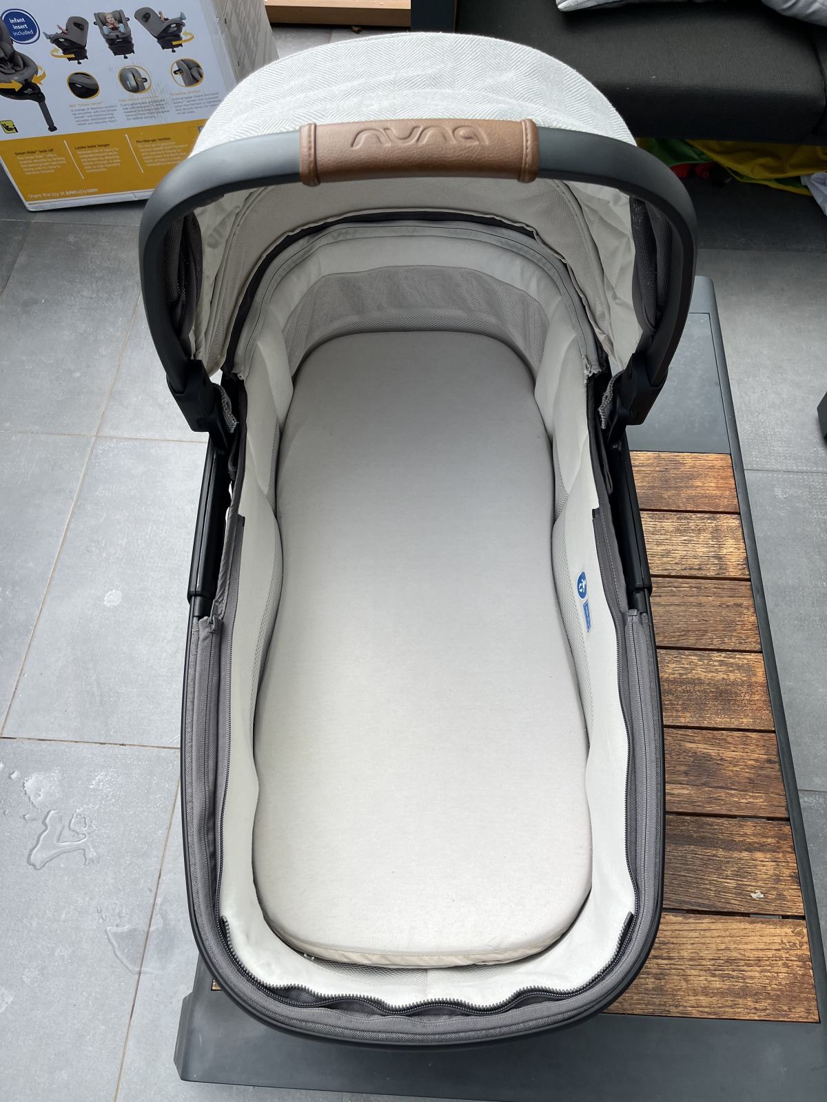 Nuna Demi Grow Oxford limited edition