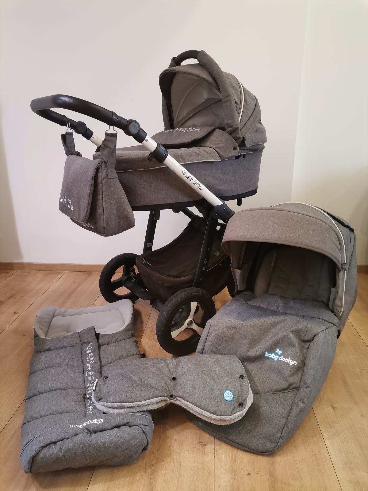 VOZIČEK Baby Design Husky 2v1 Odlično ohranjen + dodatki za zimo