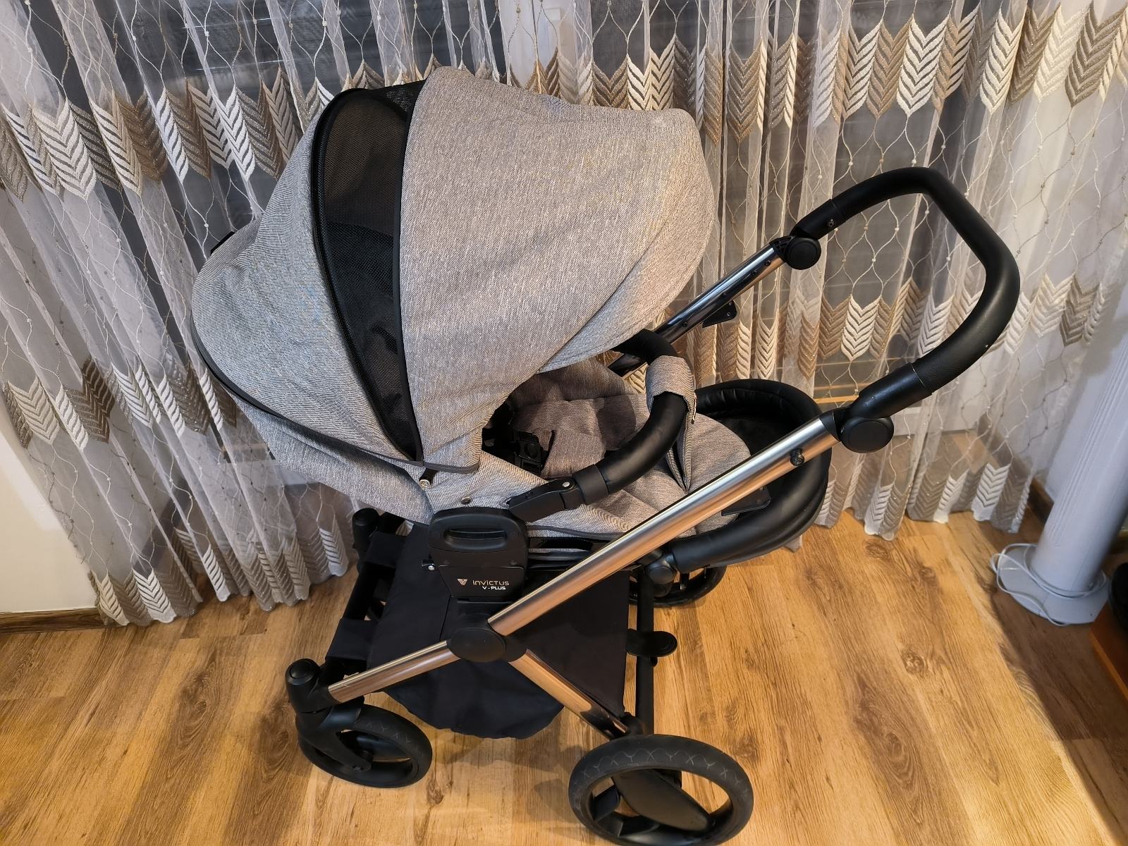 Voziček Invictus V-plus 3u1