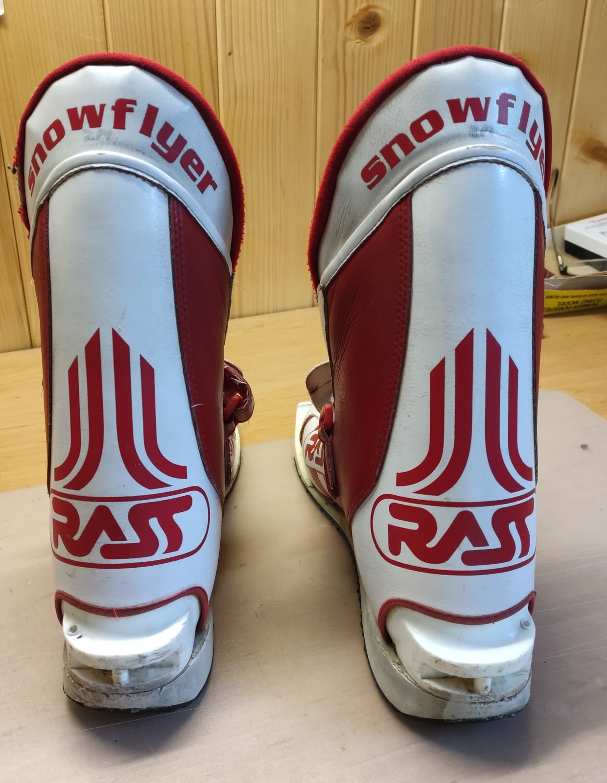 čevlji za smučarske skoke, skakalni čevlji, Rass