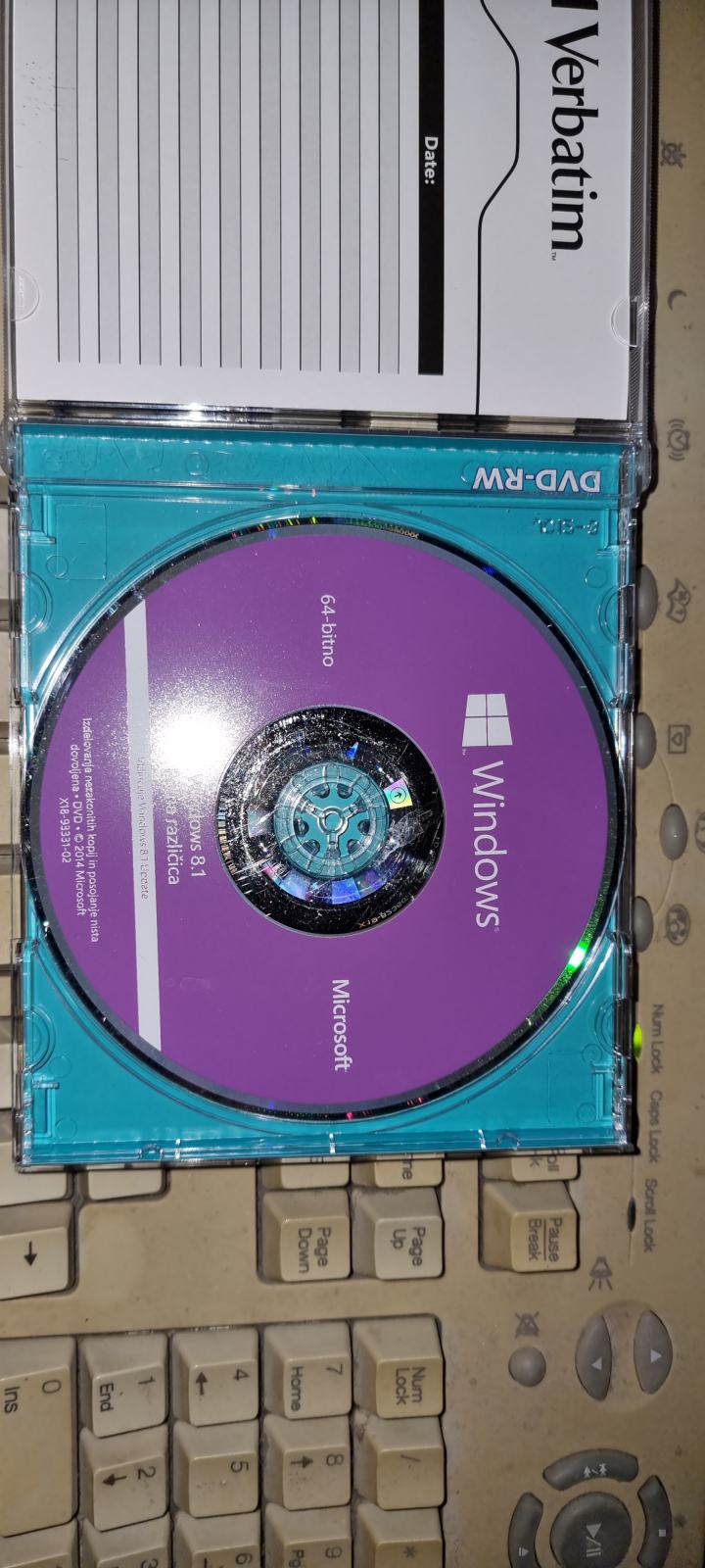 Prodamo original windows 8.1 pro slo 64 bit