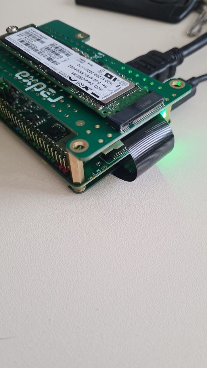 Radxa Rock 4SE SBC + Radxa M.2 extension board + 16 GB eMMC