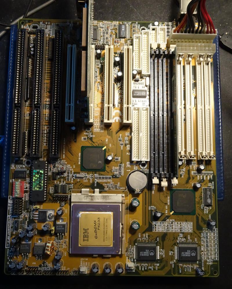Socket 7 Shuttle HOT-569 IBM Cyrix 6x86MX PR233 in 64MB SDRAM
