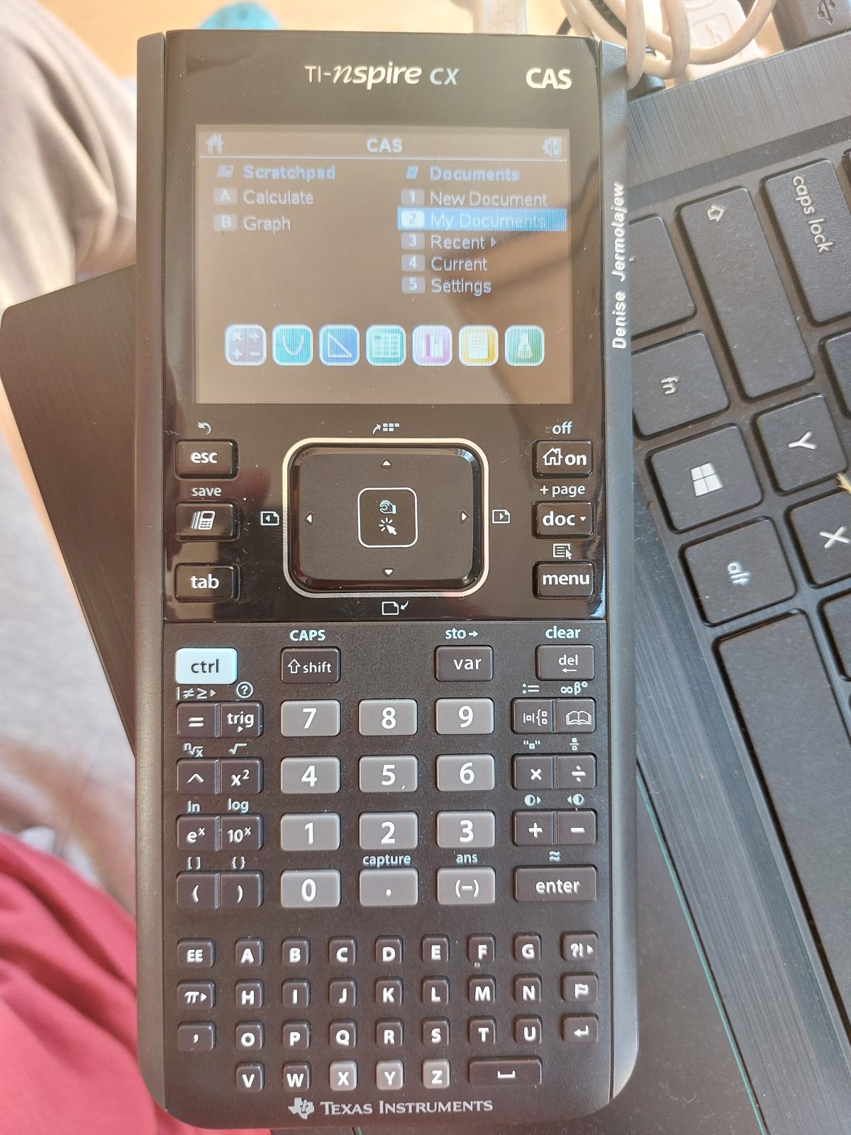 Texas TI-nspire CX CAS grafični kalkulator