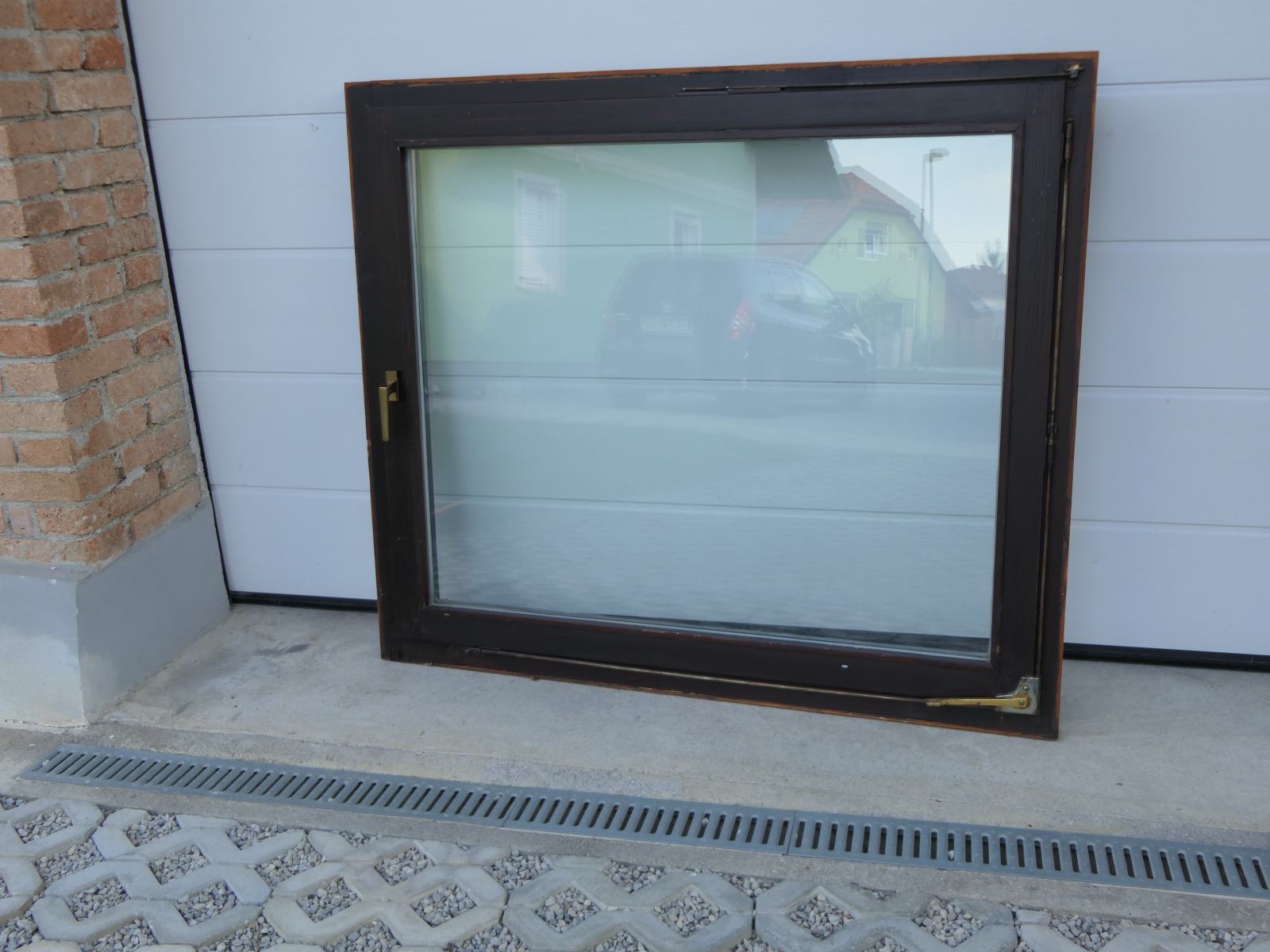 2 leseni okni termopan,z okvirjem.Š140cm,V120cm.