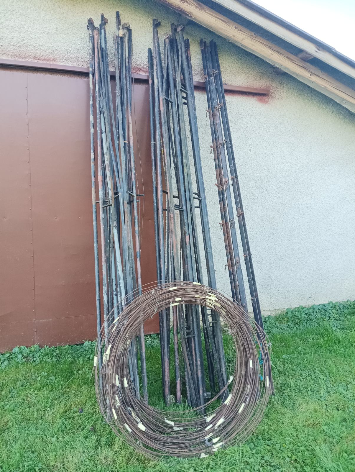 Kovinska konstrukcija za brajde