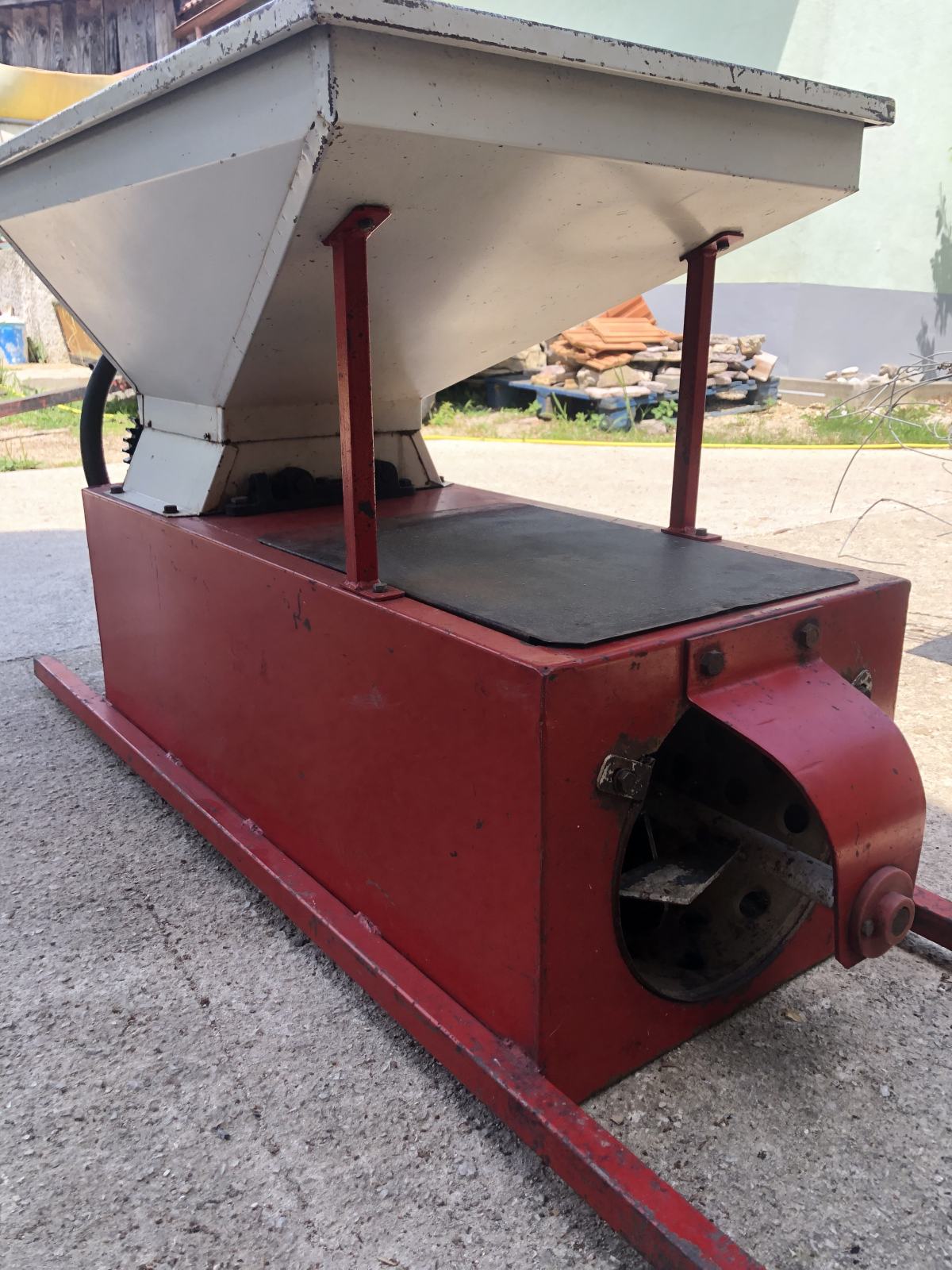 Mlin za grozdje - pecljalnik