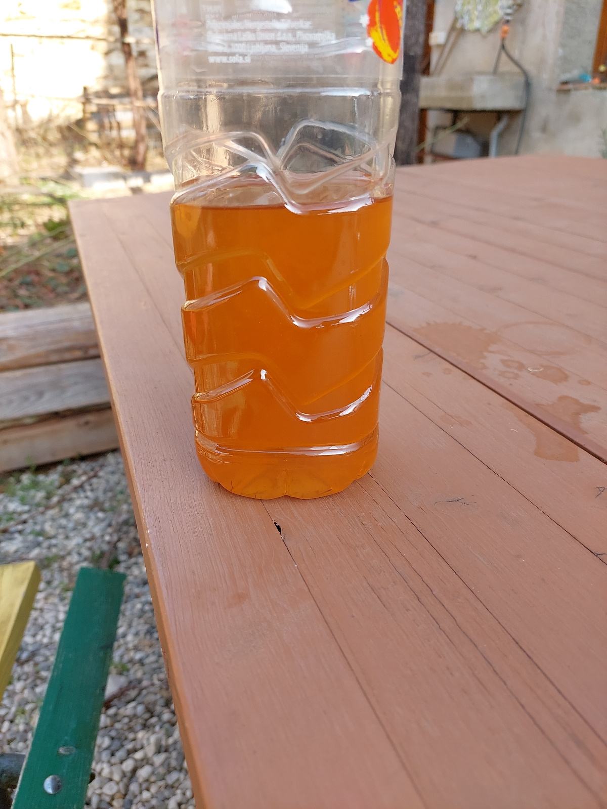 Staro belo vino za vinski kis