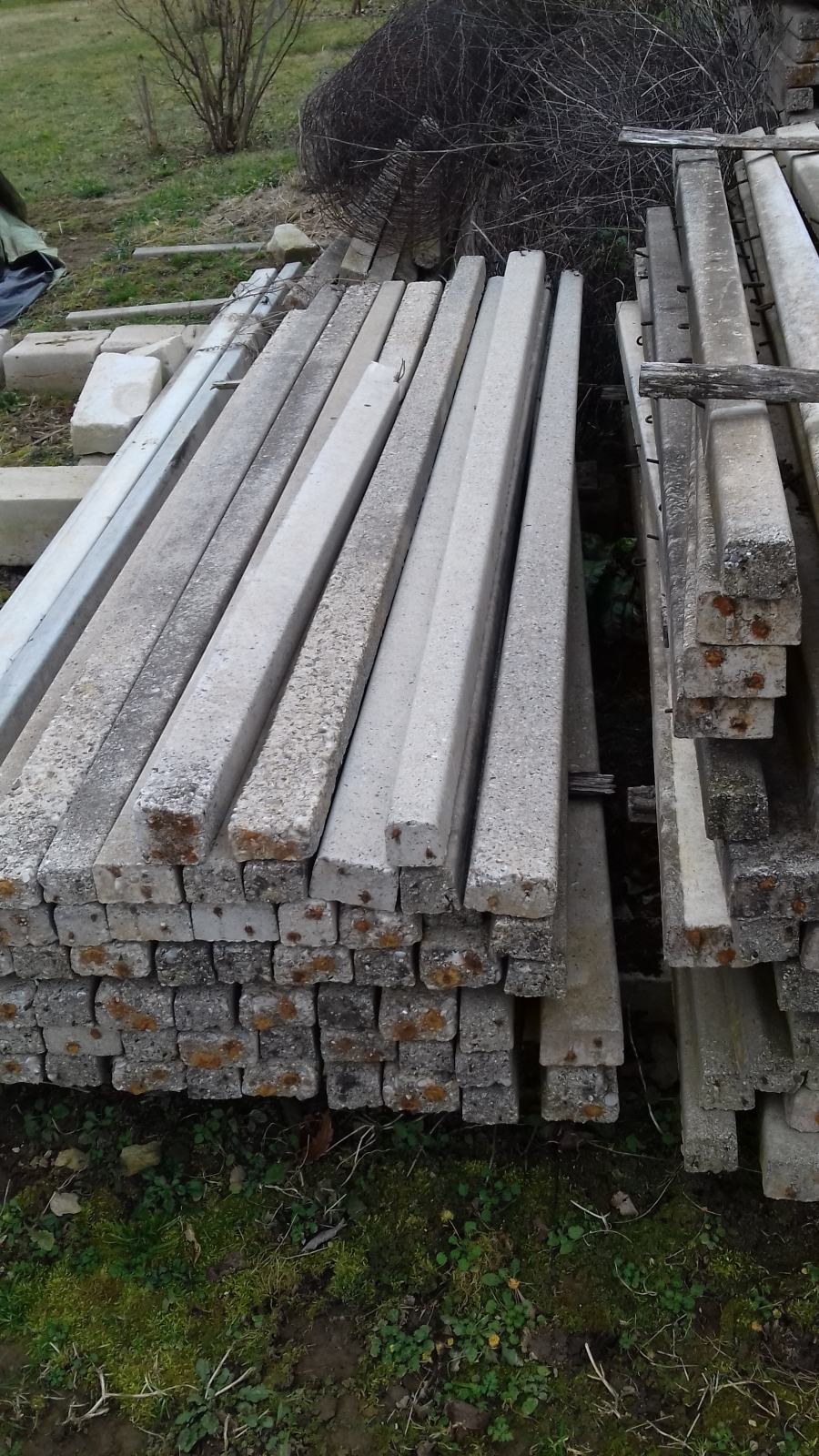 Stebri betonski in pocinkani