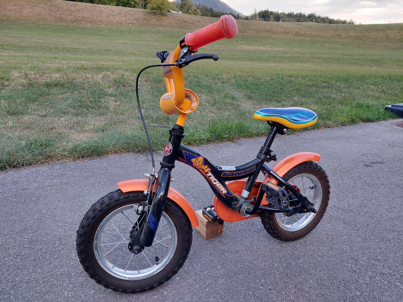 Otroško kolo 12 col - Schwinn Tiger