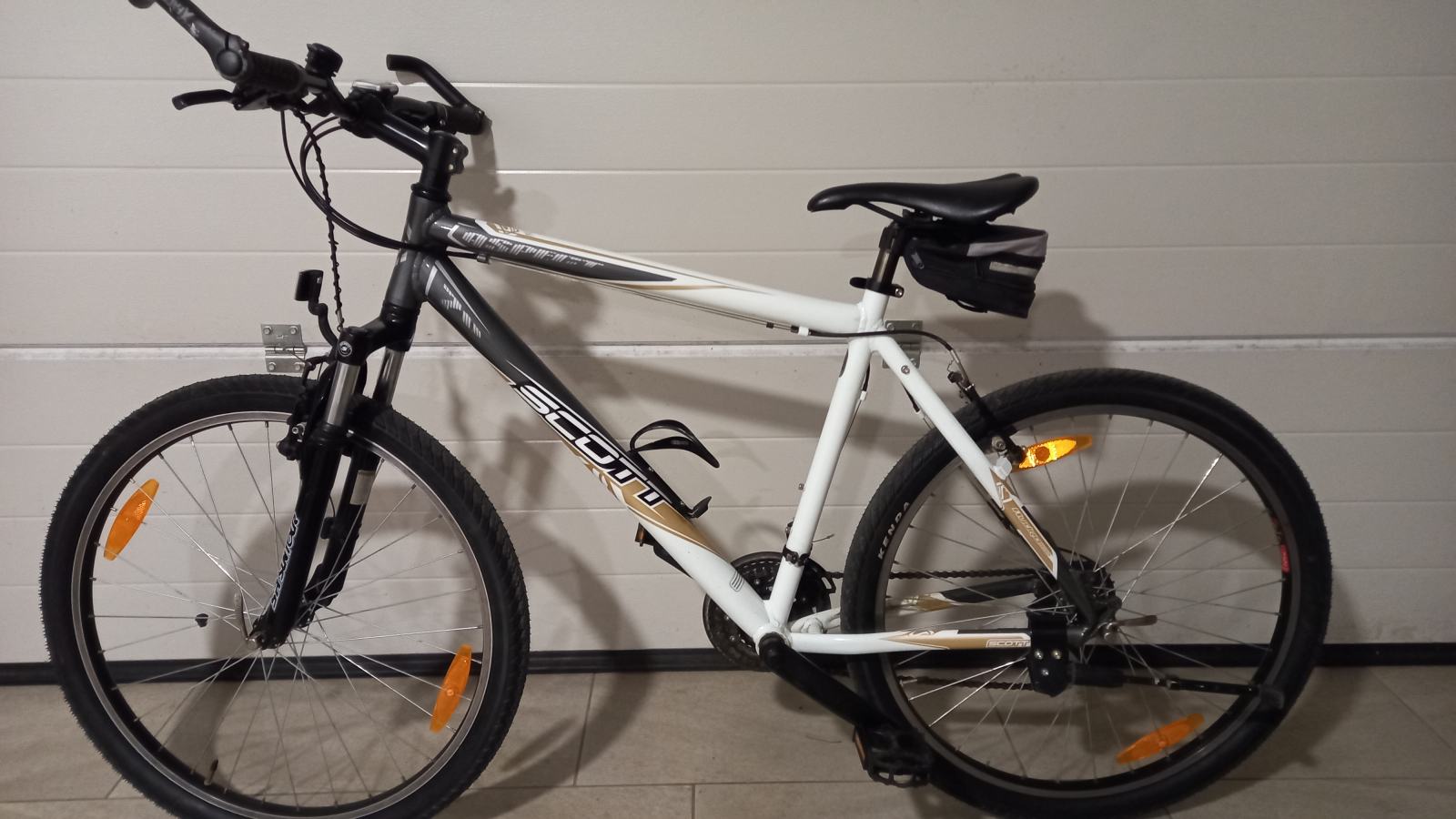 Prodamo Scott Aspect 26 col, L okvir