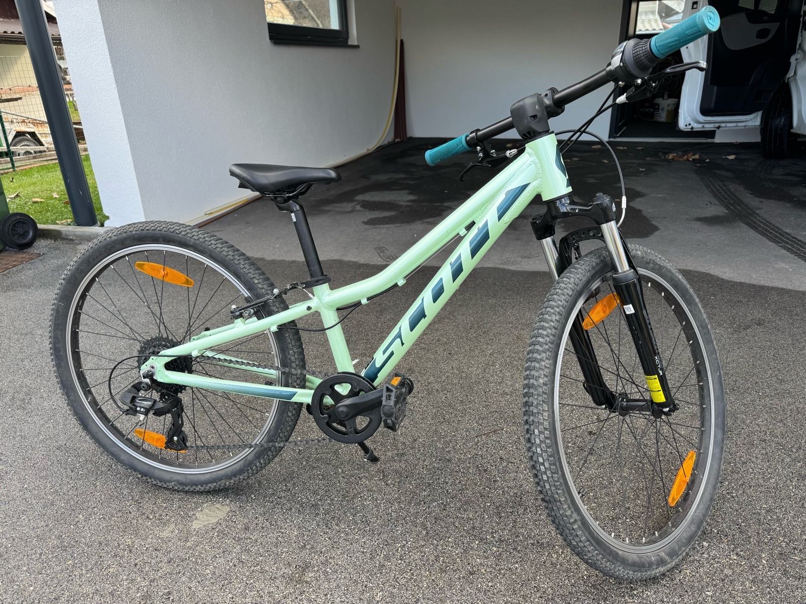 Scott Contessa 24