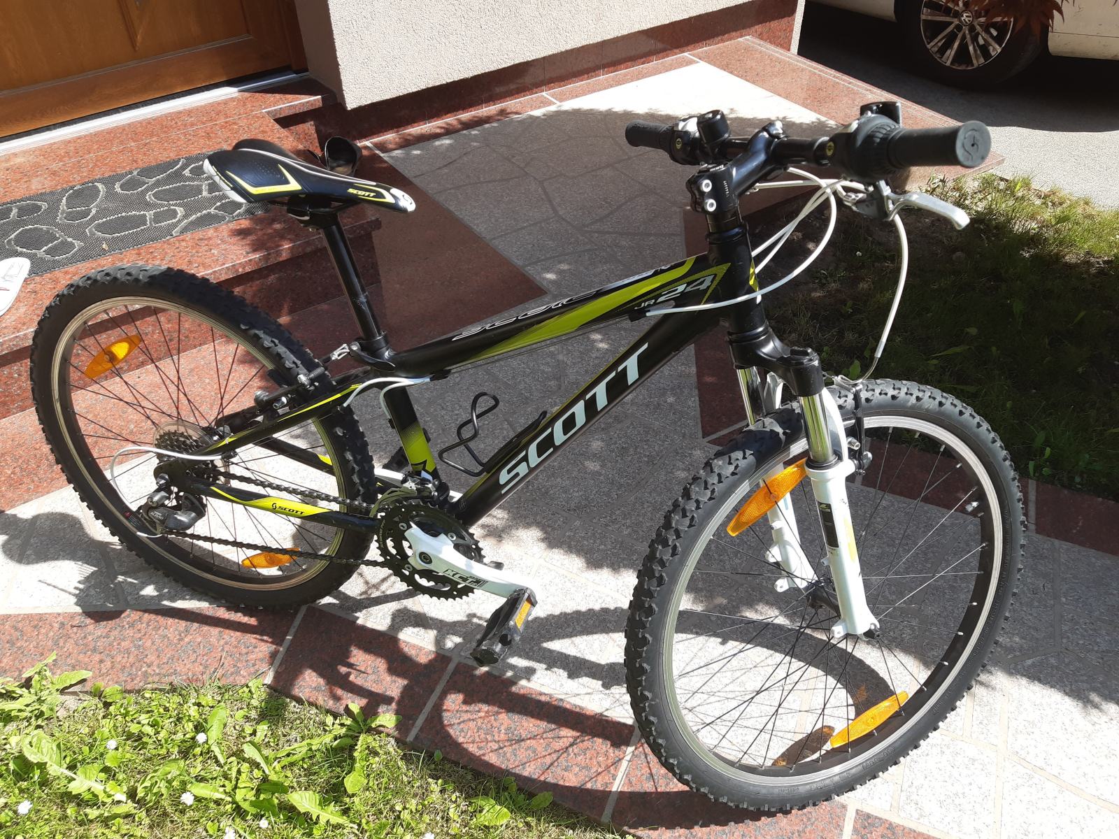 Scott Scale junior 24 col