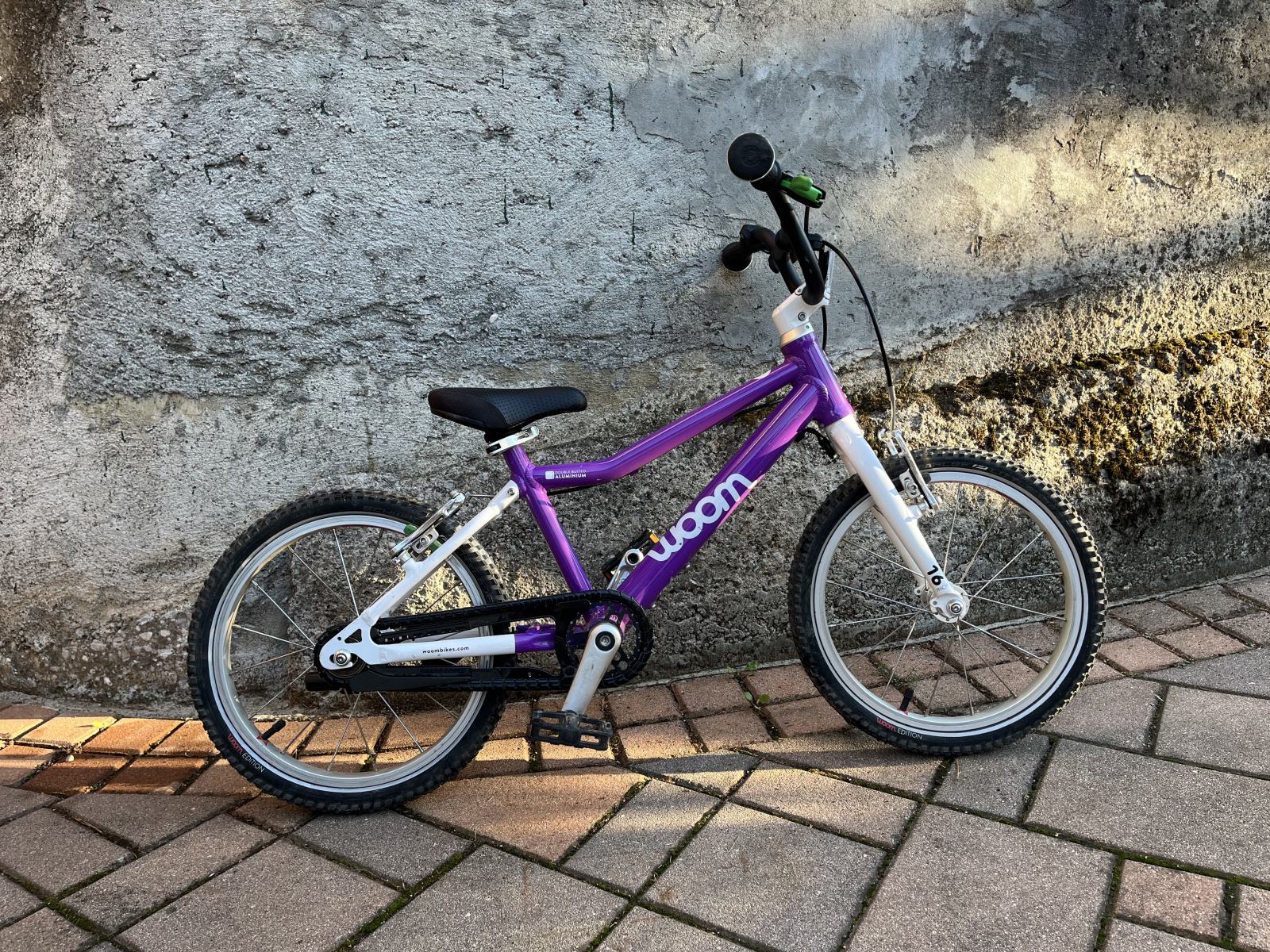 Woom 3 - otroško kolo 16 col vijola + tačka