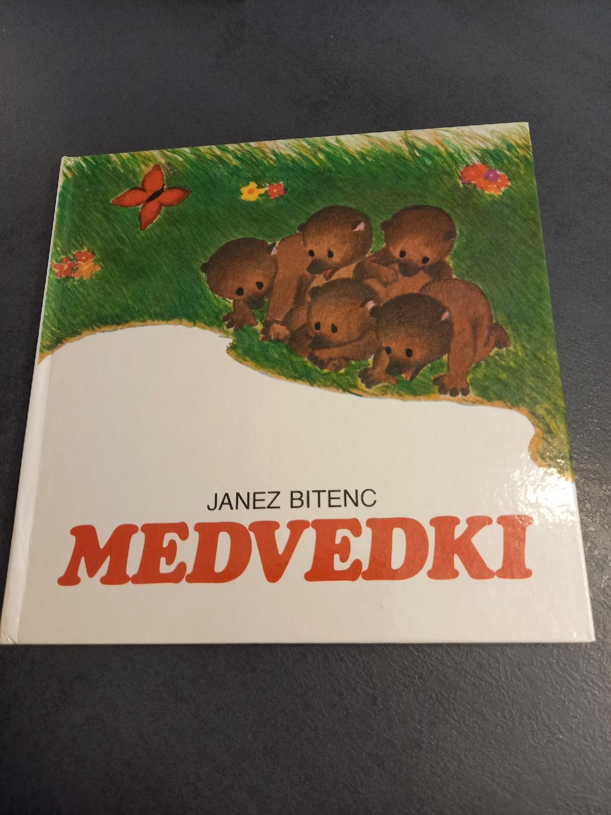 Medvedki, Bitenc +plošča