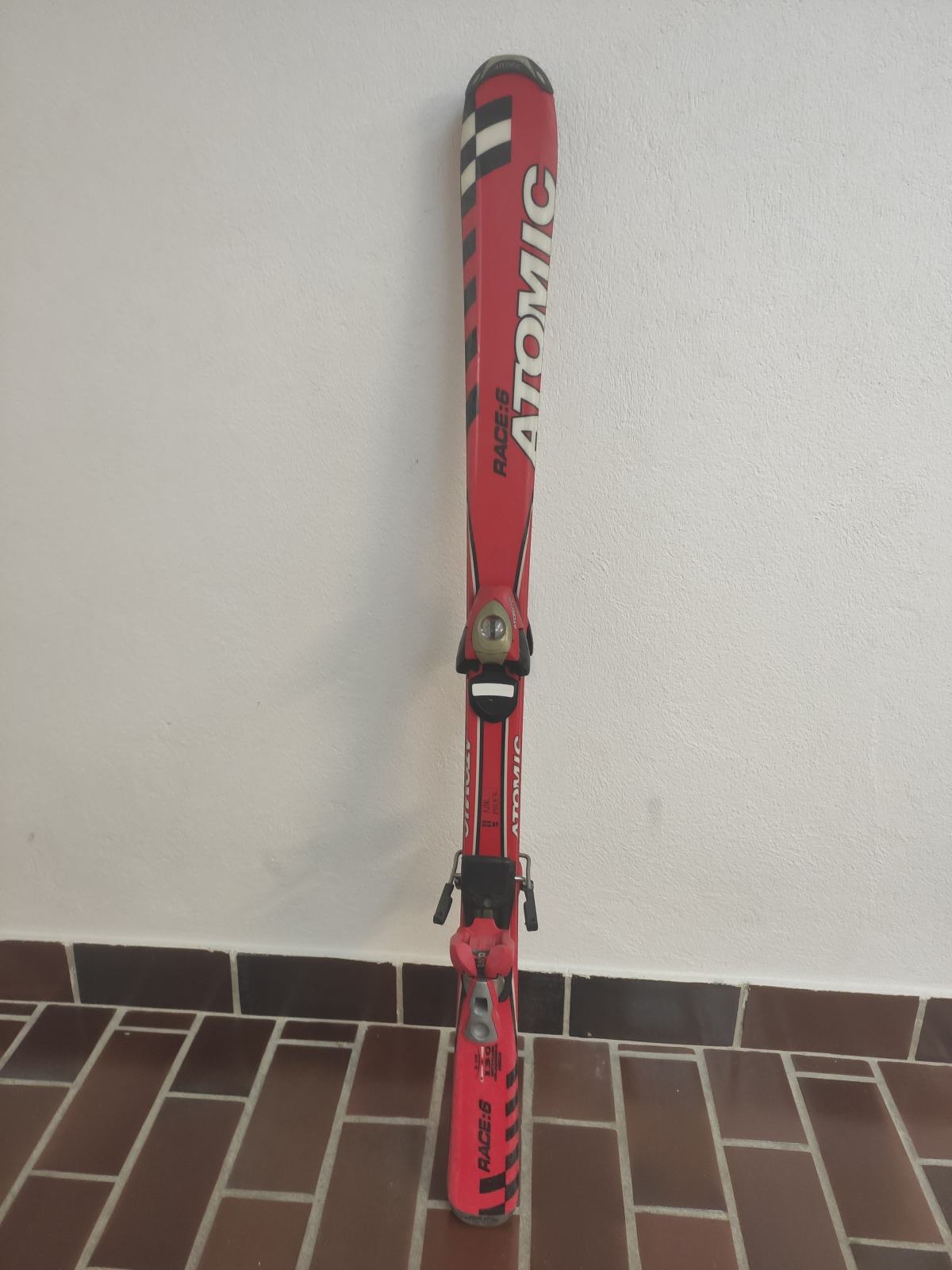 Otroške smuči Atomic Race 6, 130 cm, pancarji - prodano za 60 EUR