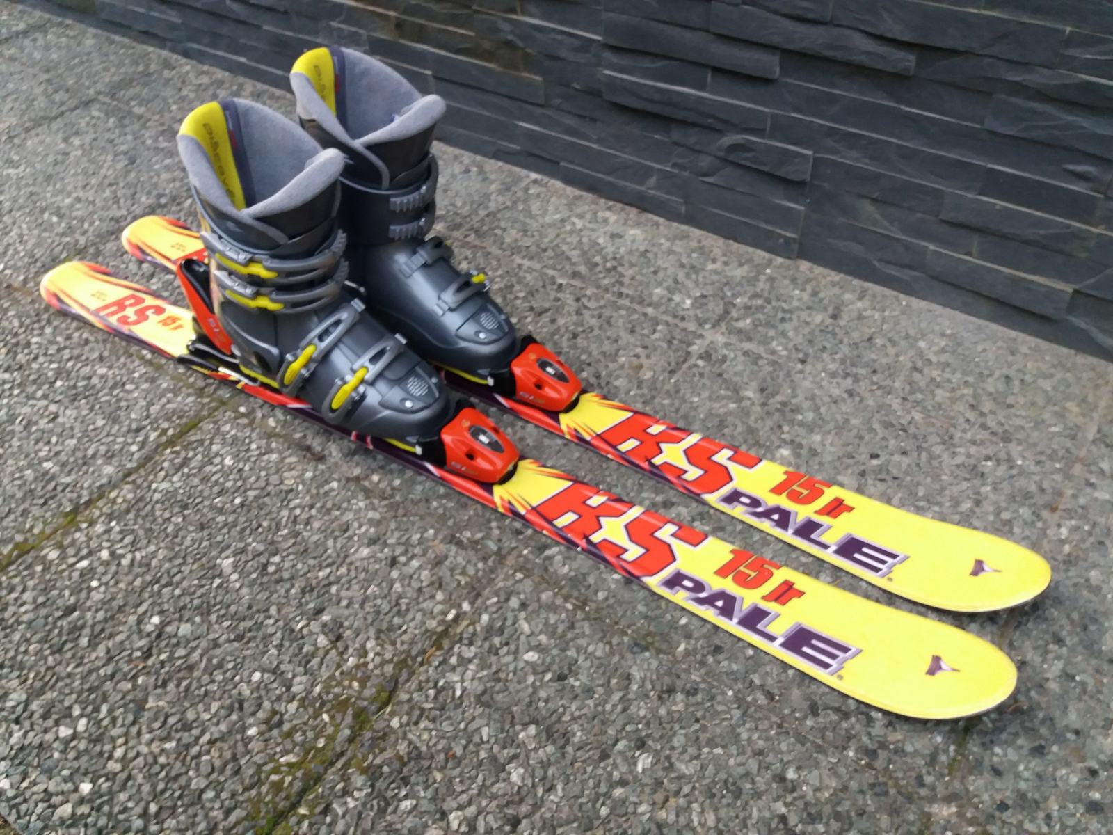 OTROŠKI KOMPLET : SMUČI PALE RS 120cm + PANCERJI ALPINA ŠT. 37