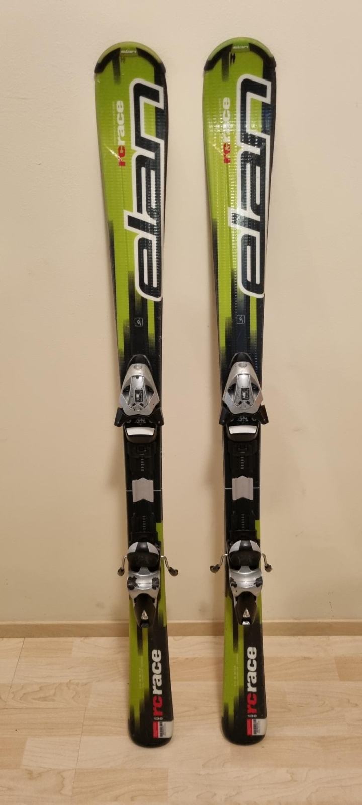 Prodam smuči Elan RC race dol. 130 cm