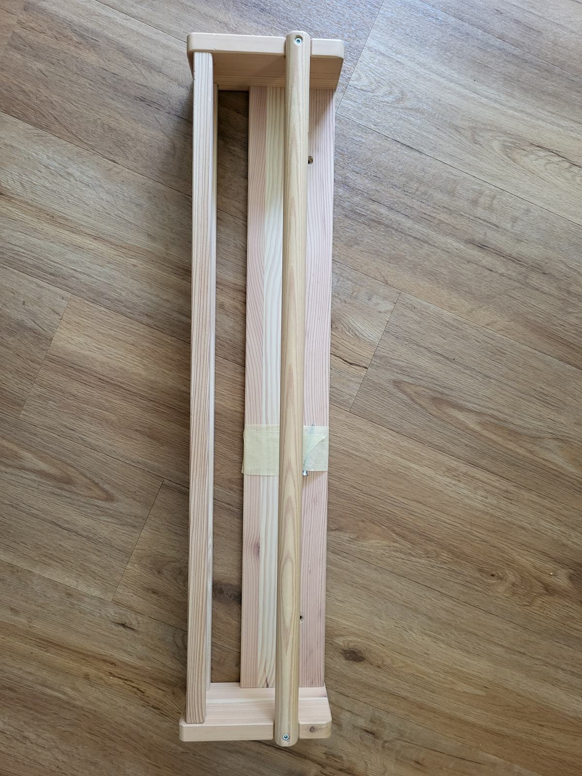 prodam otroško knjižno polico ikea