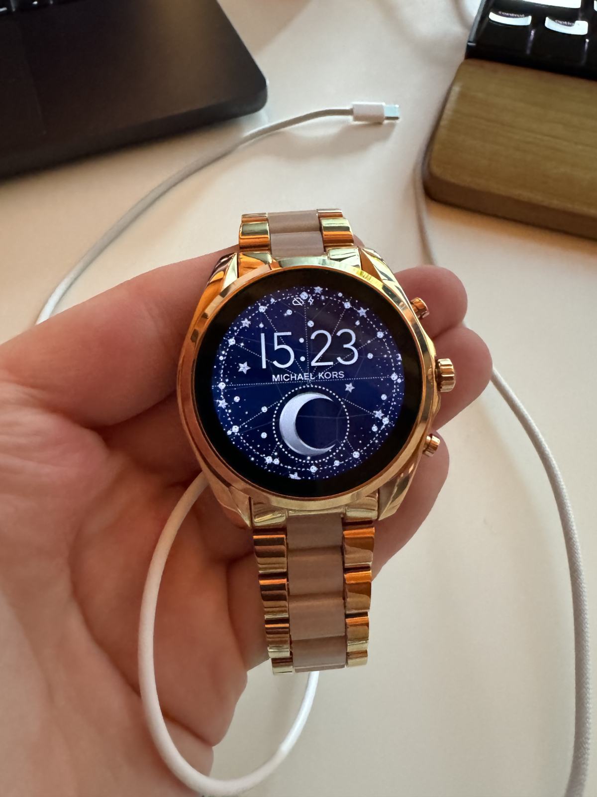 Michael Kors ženska pametna ura z rose gold paščkom